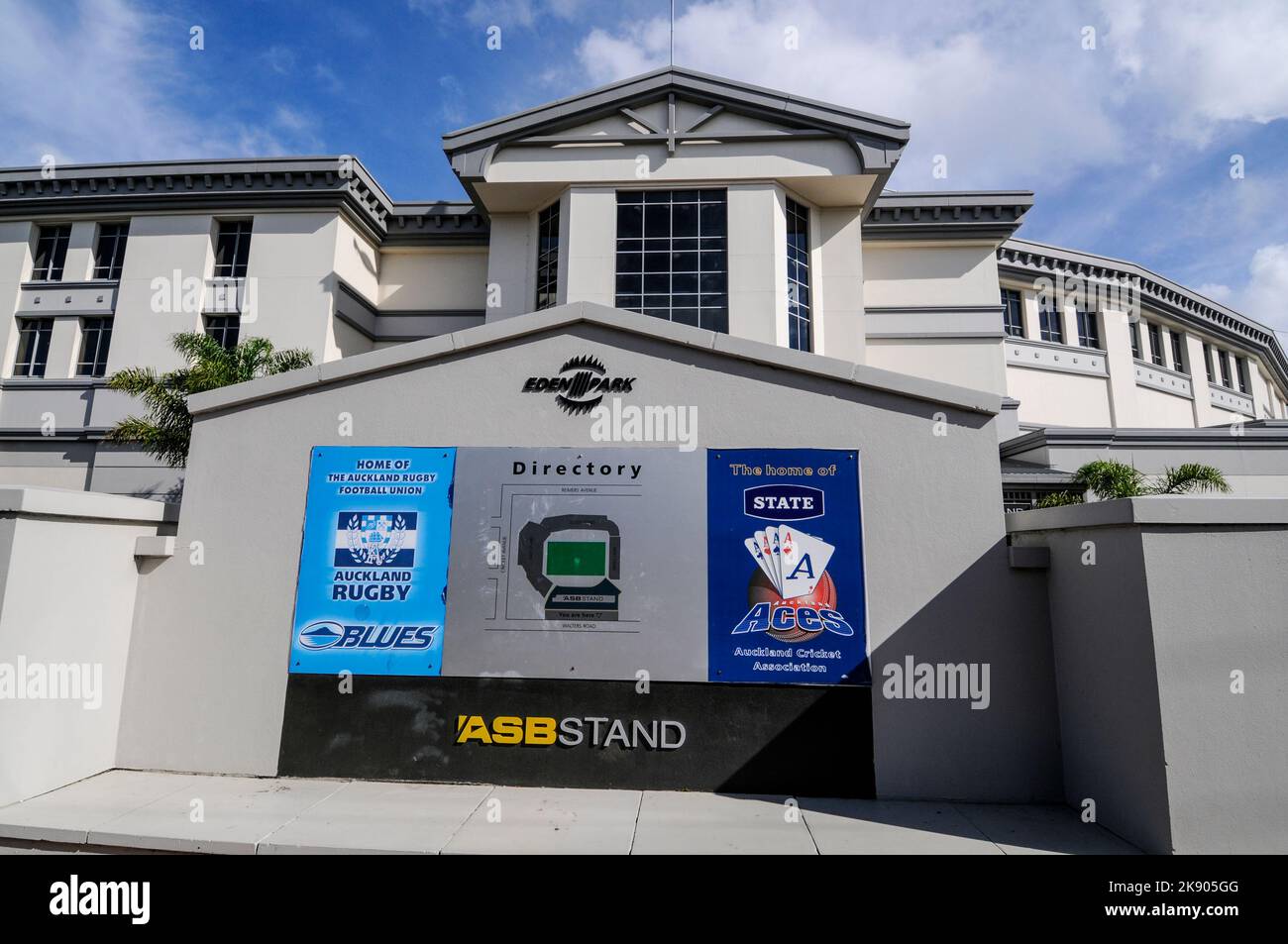 Eden park stadium auckland north hi-res stock photography and images ...