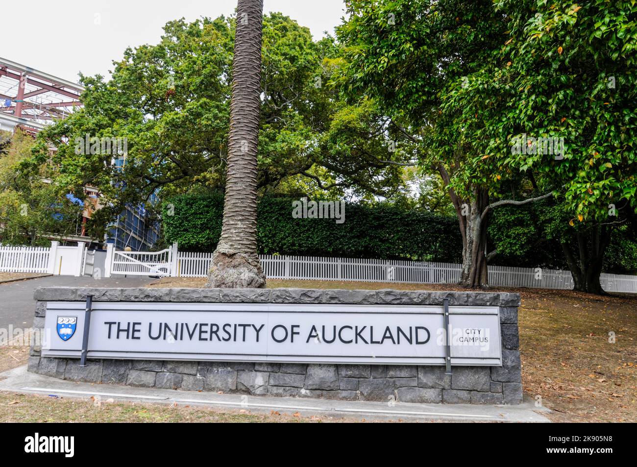 University of auckland sign hi-res stock photography and images - Alamy