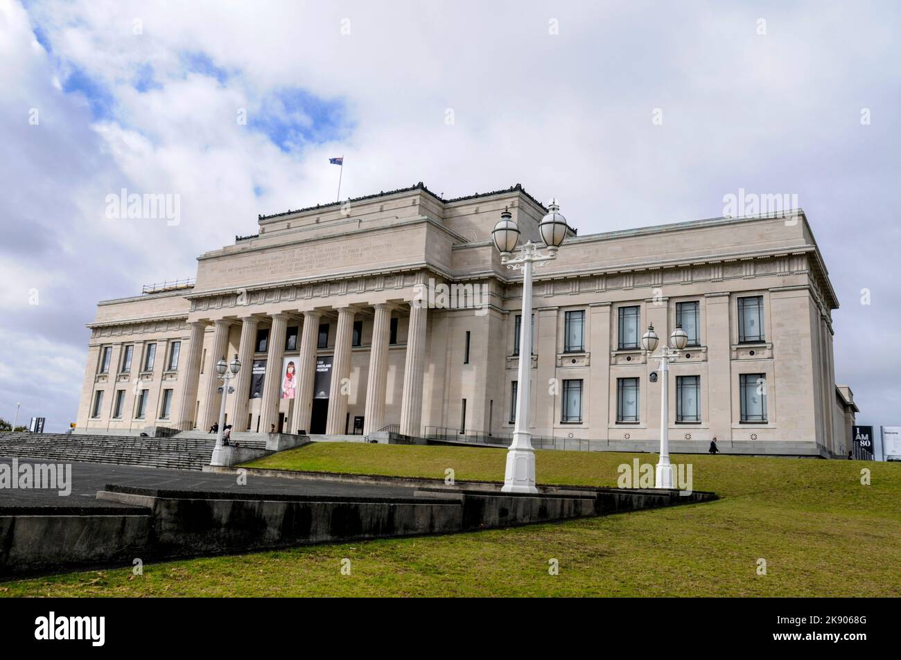 The New Zealand War Memorial Museum in Auckland on North Island in New ...
