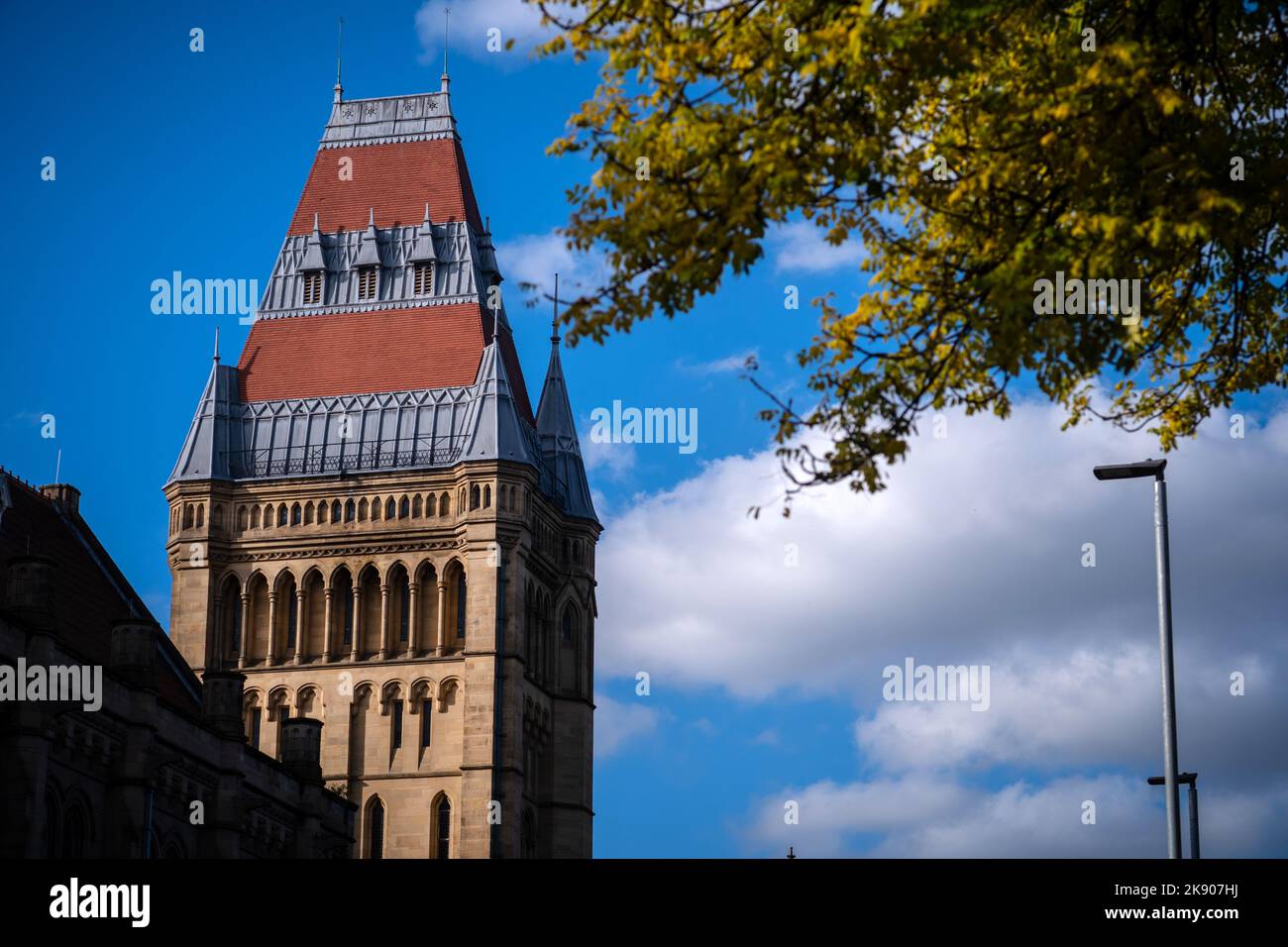 University of manchester whitworth hall hi-res stock photography and ...