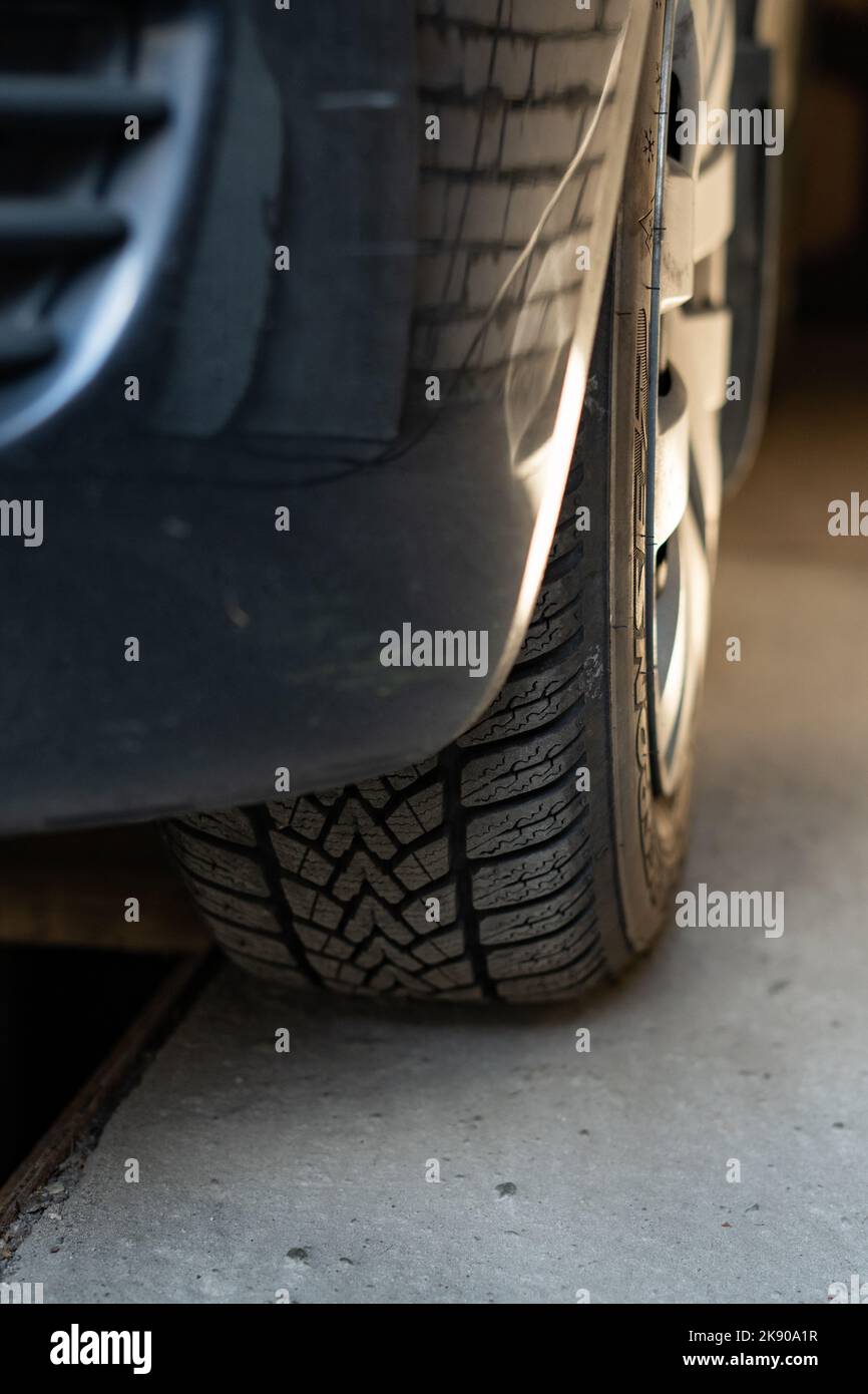 The wheel on the car Stock Photo - Alamy