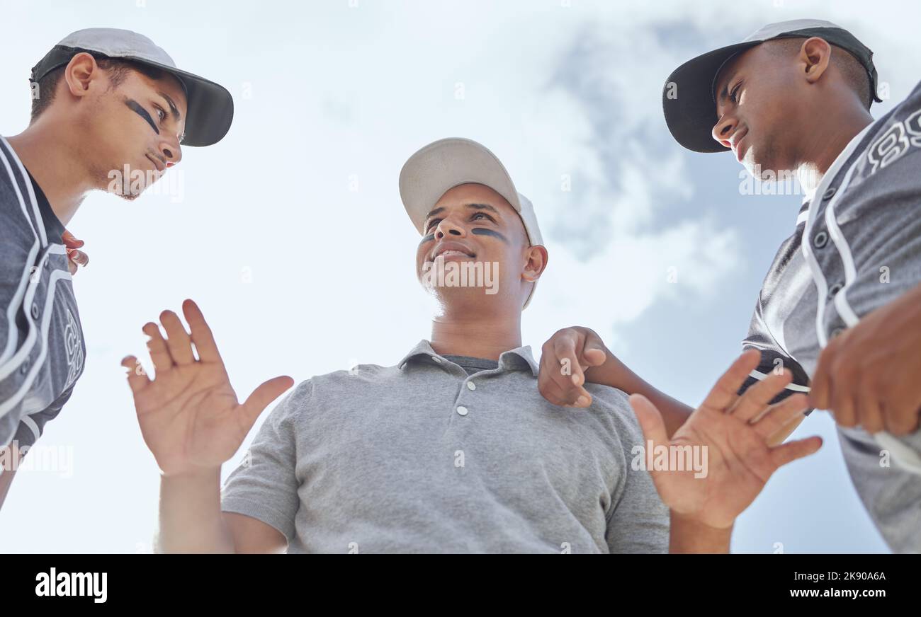 Teamwork baseball huddle men hi-res stock photography and images - Alamy