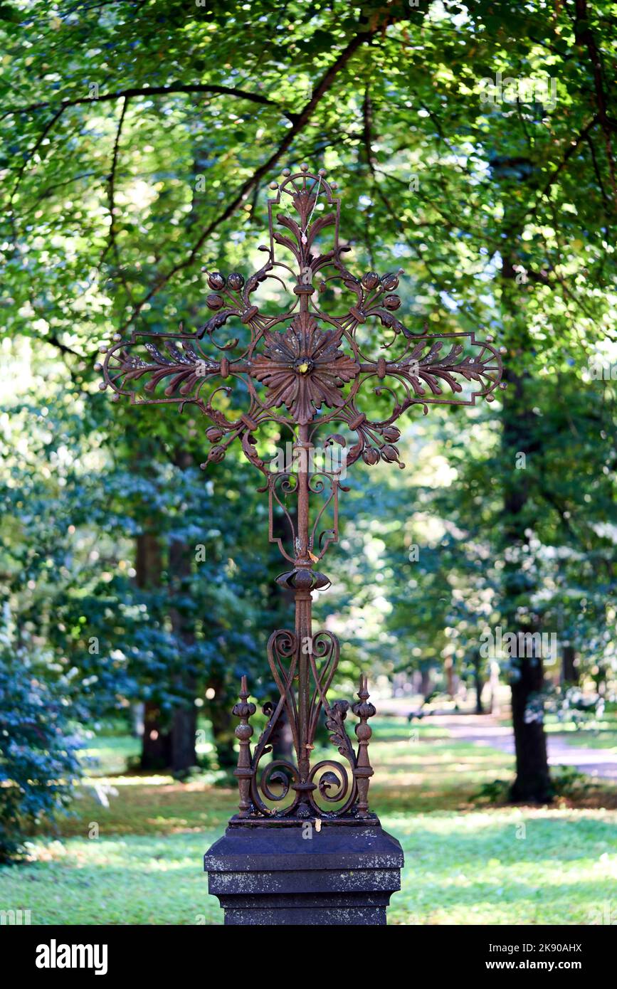 Intricate cross design hi-res stock photography and images - Alamy