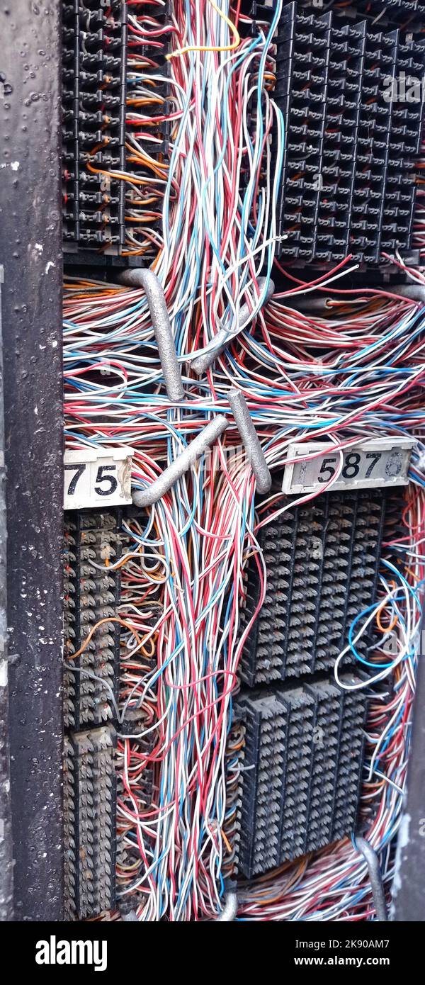 Des fils colorés dans une armoire électrique, Paris, France Stock Photo ...
