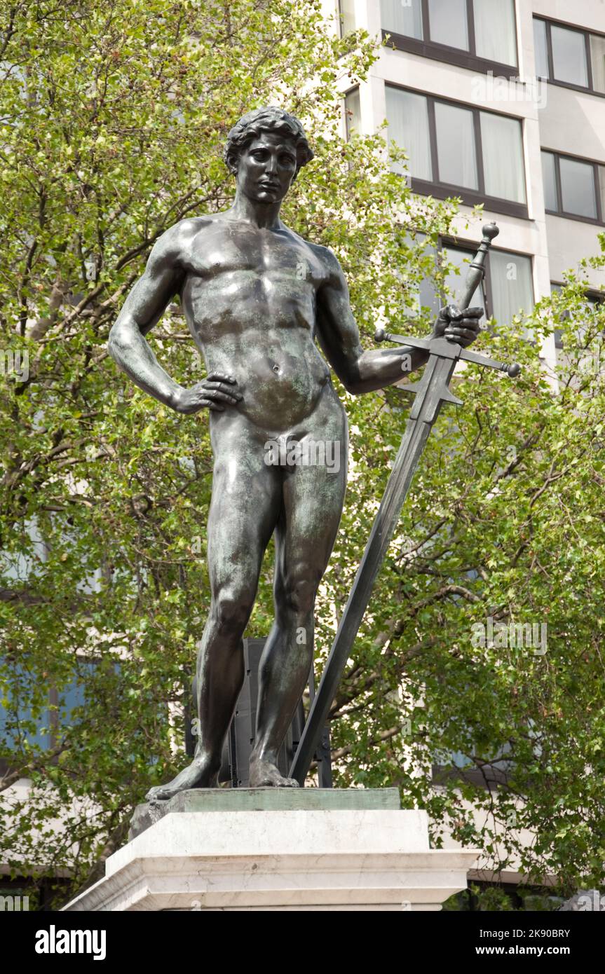 Statue of David - War Memorial to Machine Gun Corps, Hyde Park Corner ...