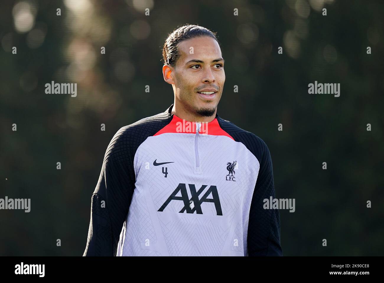 Virgil van dijk training 2022 hi-res stock photography and images - Alamy