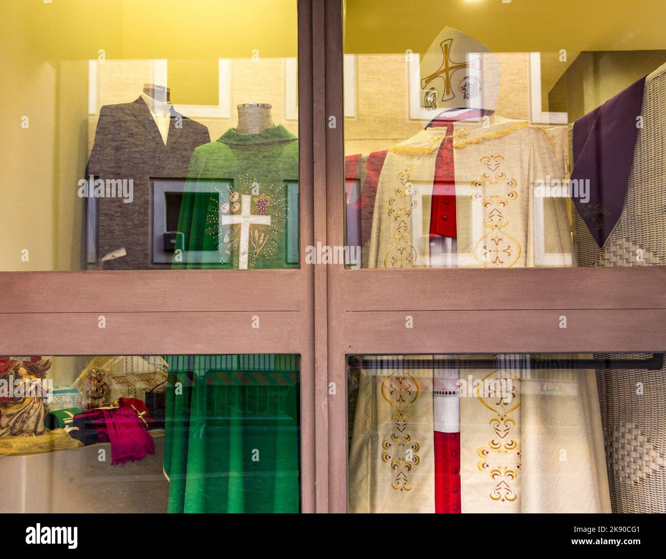Liturgical vestment hi-res stock photography and images - Alamy