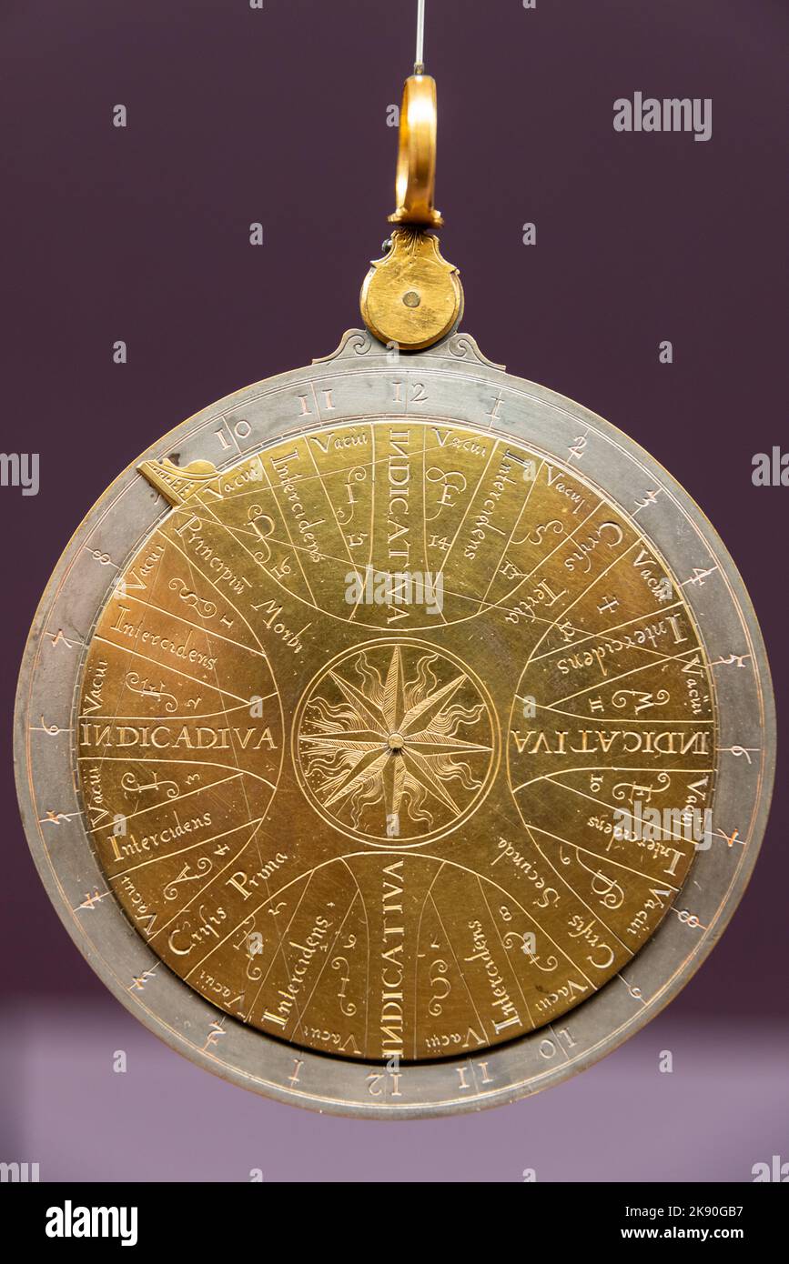 16th century medical instruments hi-res stock photography and images ...