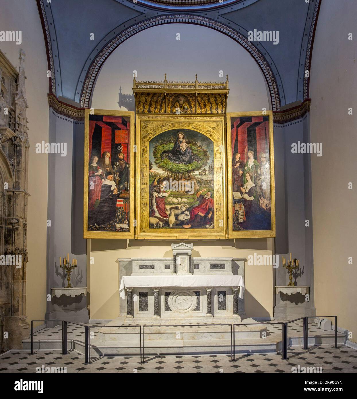 AIX EN PROVENCE, FRANCE - JULY 8, 2015: famous altar in Cathedrale ...