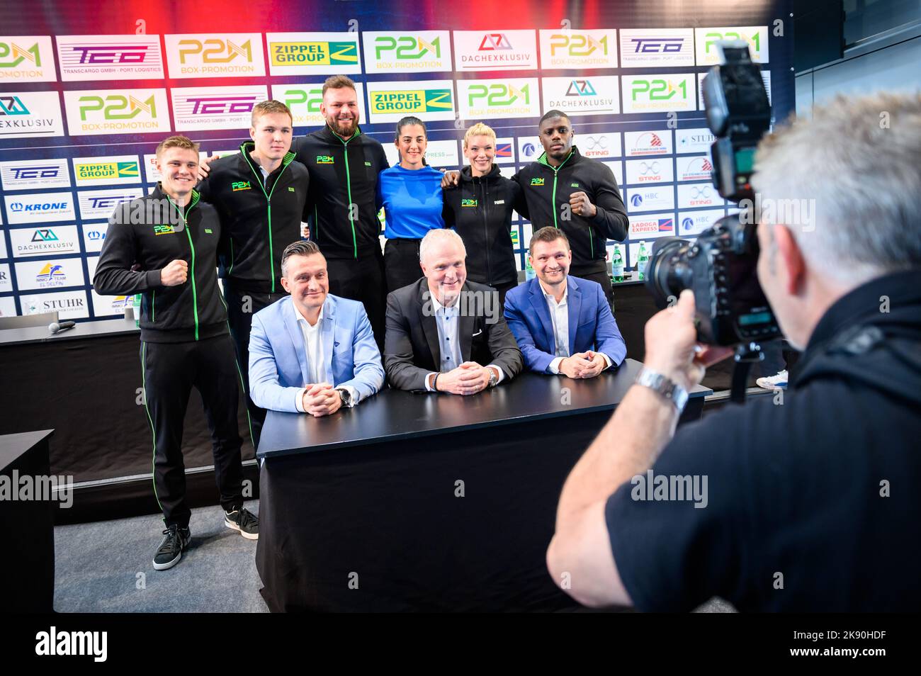 Hamburg, Germany. 25th Oct, 2022. Simon Zachenhuber (f.l.t.r. top ...