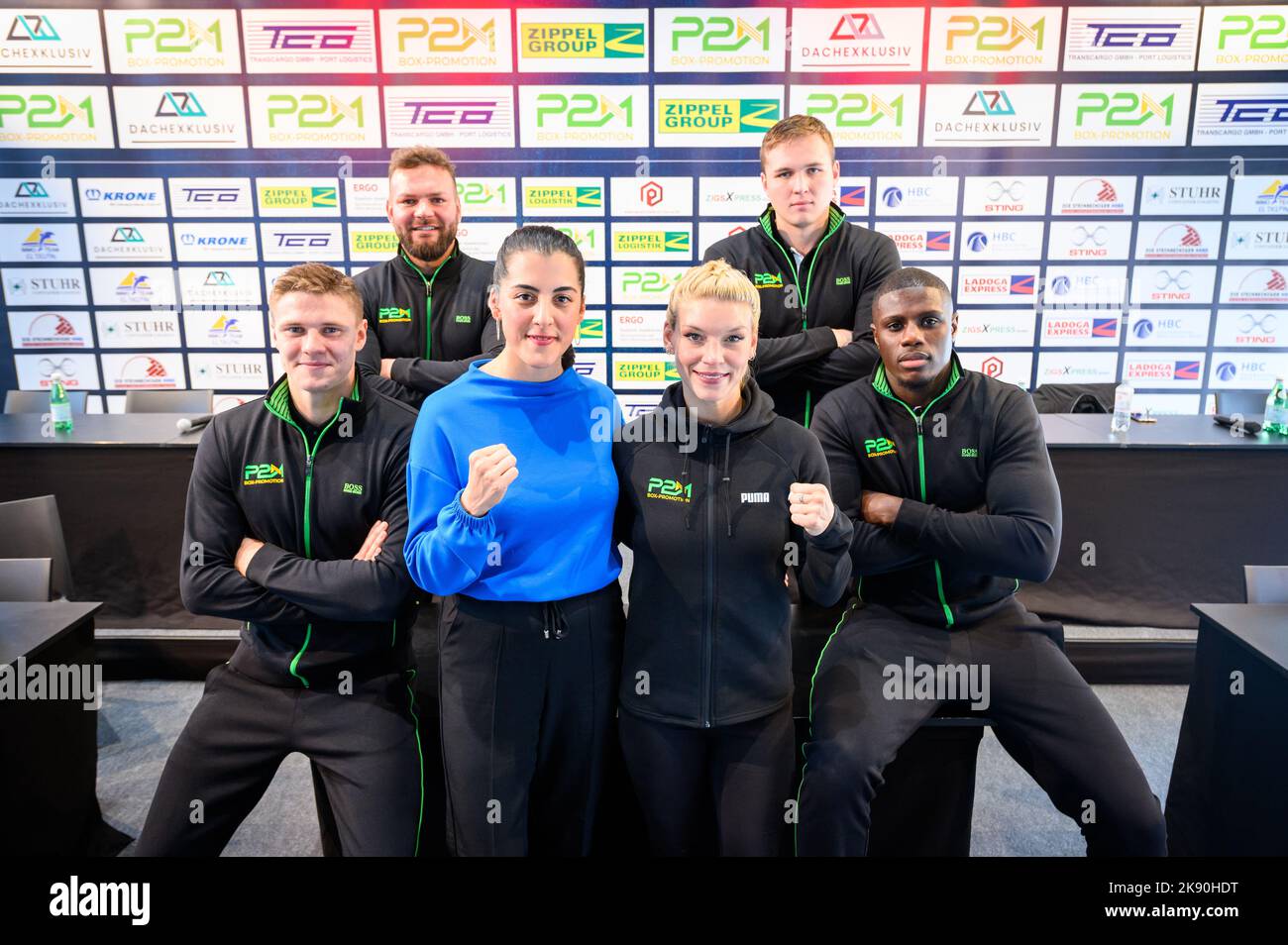 Hamburg, Germany. 25th Oct, 2022. Simon Zachenhuber (left to right ...