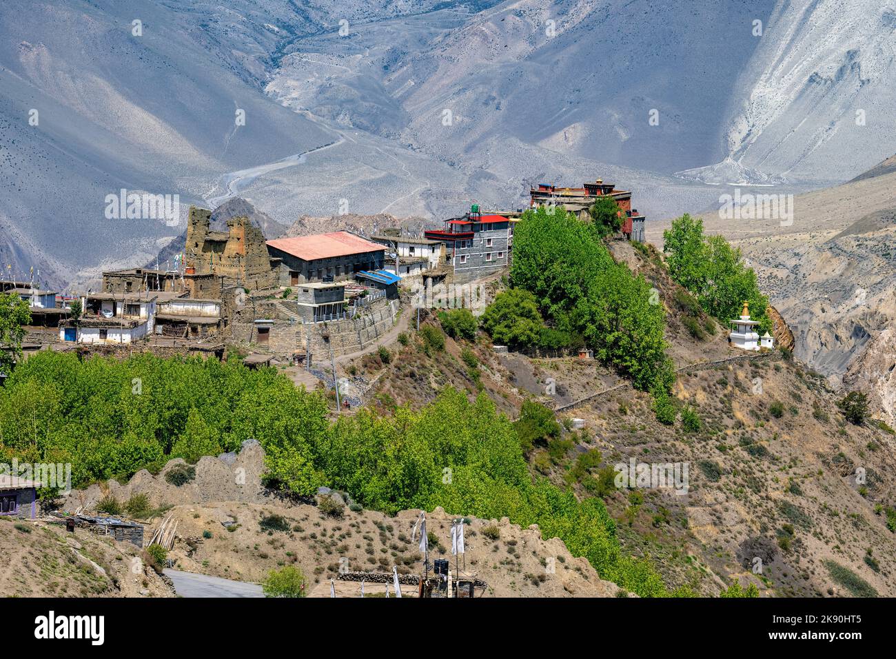 Jomsom to muktinath hi-res stock photography and images - Alamy