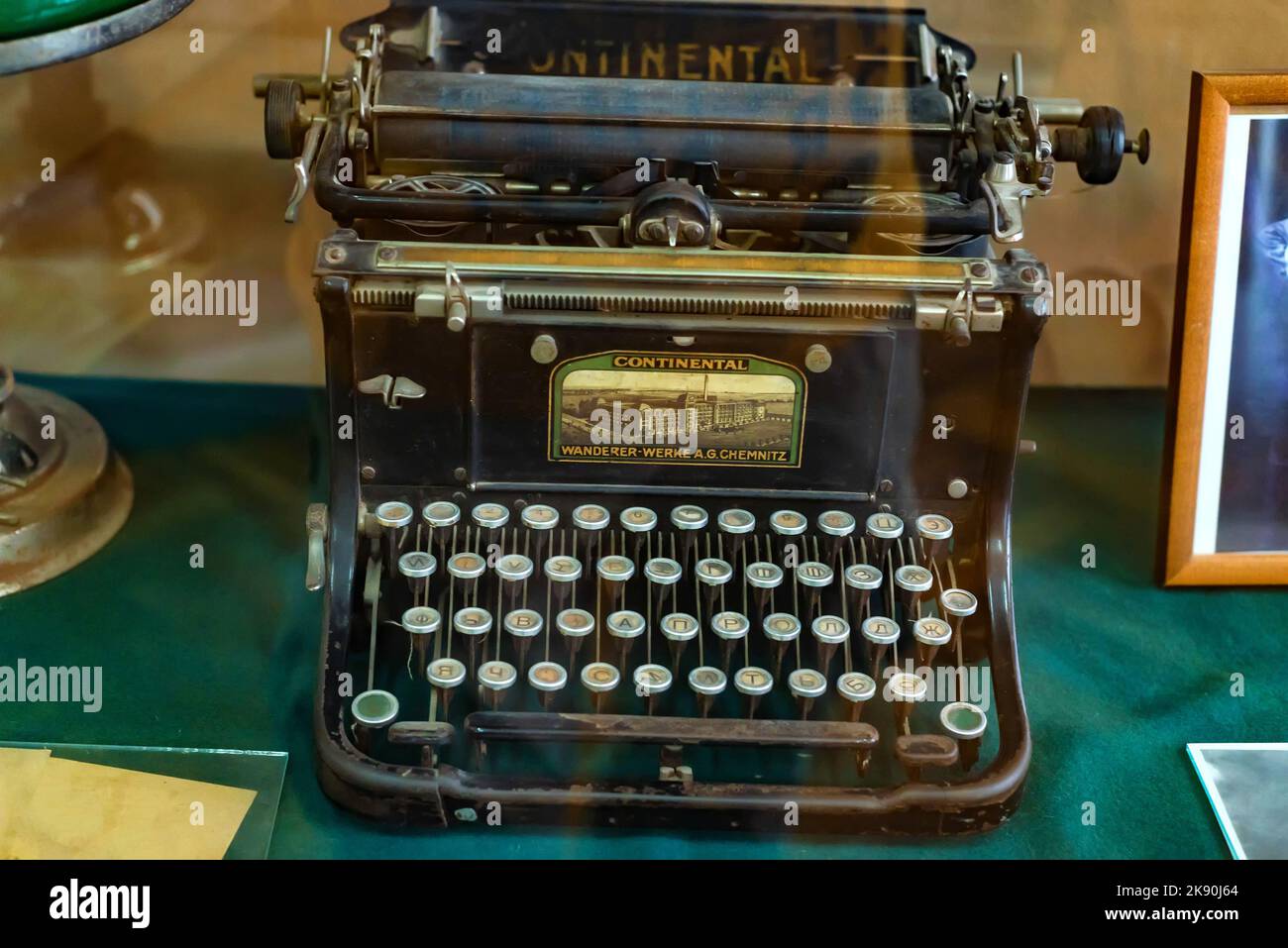 Vintage typewriter book key hi-res stock photography and images - Alamy