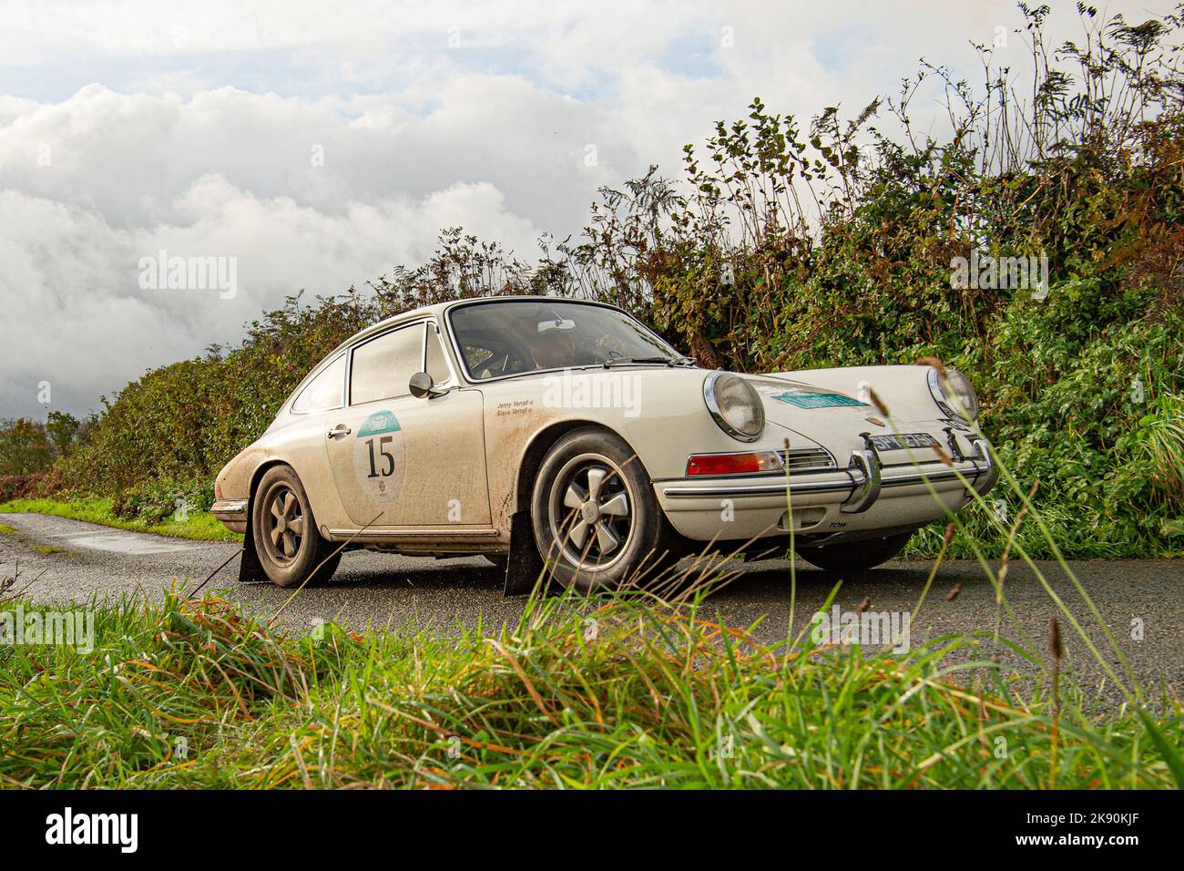 Porsche 911 side view hi-res stock photography and images - Alamy