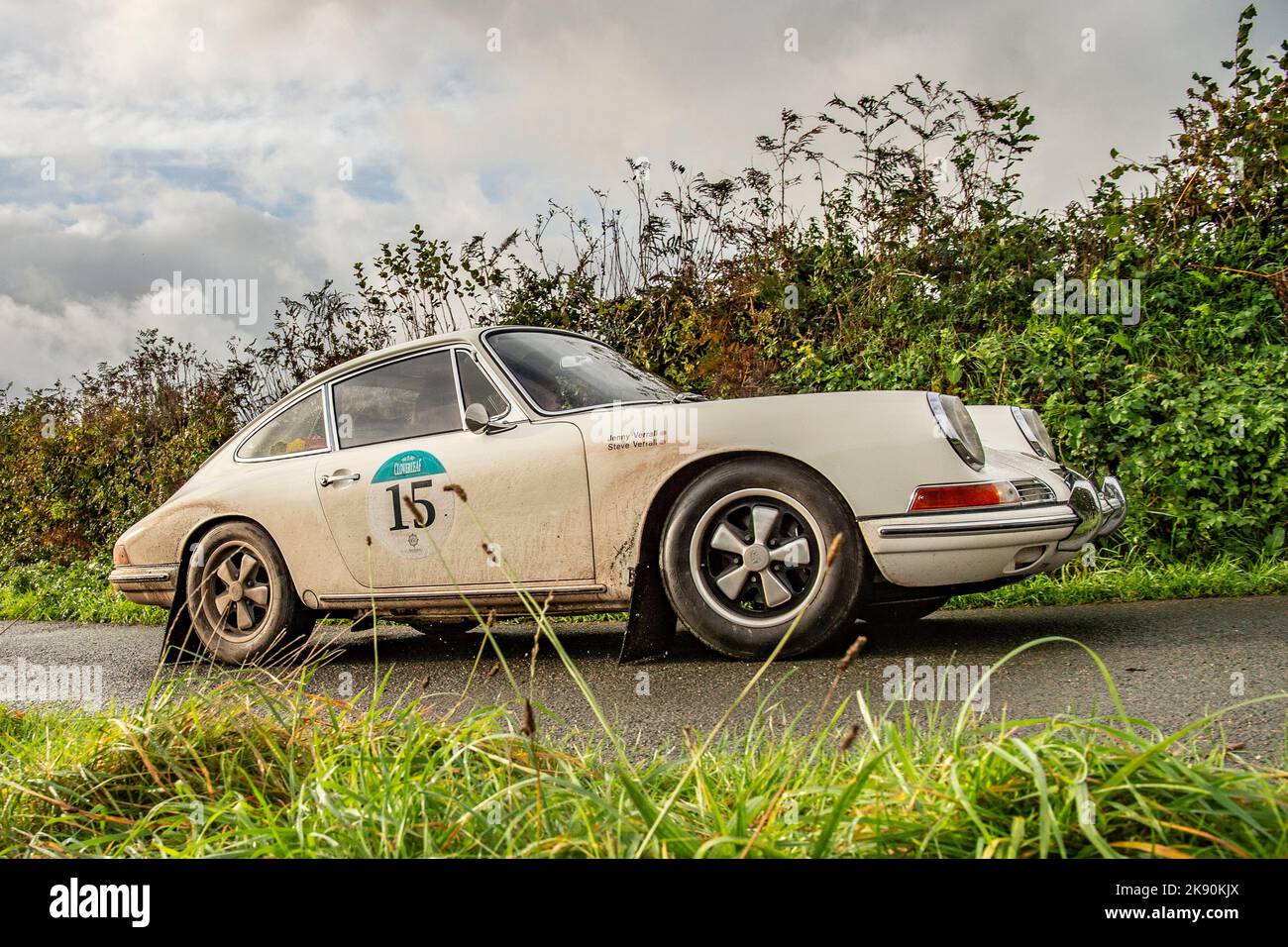 Porsche 911 side view hi-res stock photography and images - Alamy