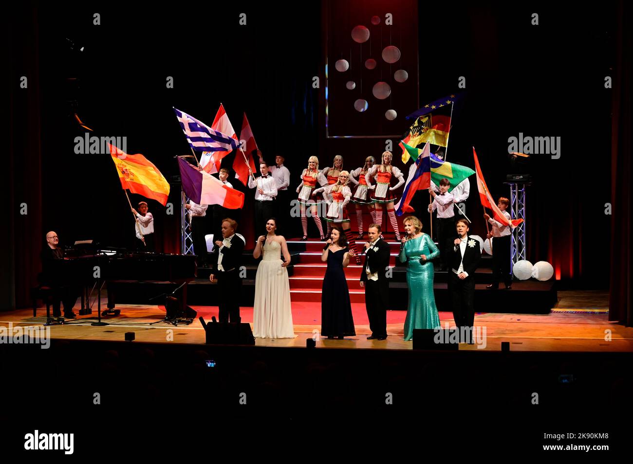 Christoph Schröter, Heiko Reissig,Edward Lee und Nicole Rhosslyn,Karin ...