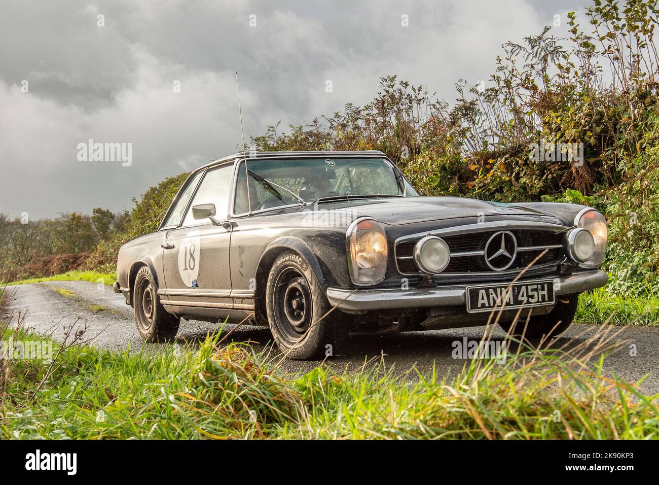 1969 Mercedes-Benz 280SL Stock Photo - Alamy