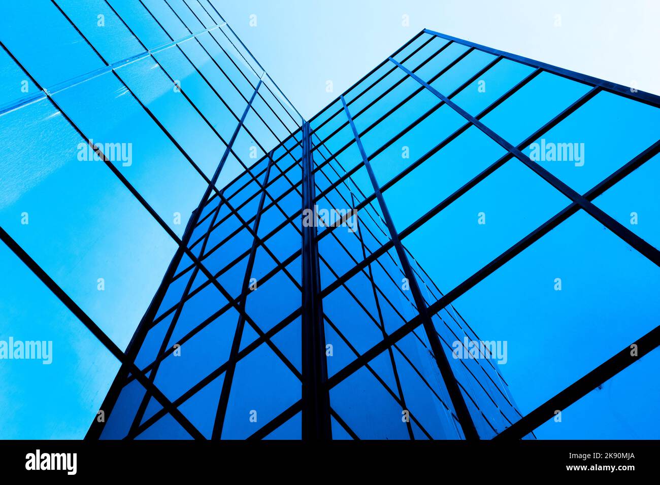 Reflect reflecting reflective hi-res stock photography and images - Alamy