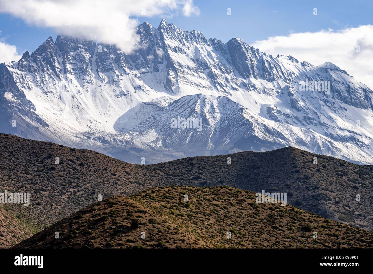 A beautiful shot of the Annapurna and Nilgiri mountain ranges in the Himalayas, Nepal Stock ...