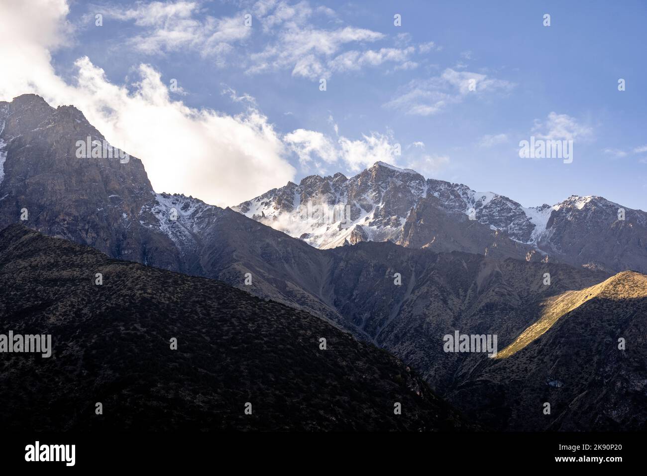 A beautiful shot of the Annapurna and Nilgiri mountain ranges in the Himalayas, Nepal Stock ...