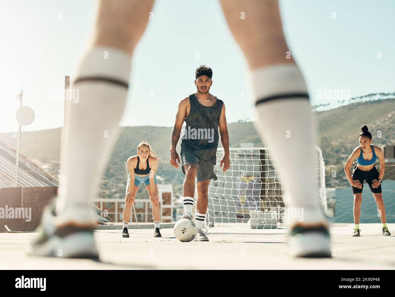 Team playing soccer hi-res stock photography and images - Alamy