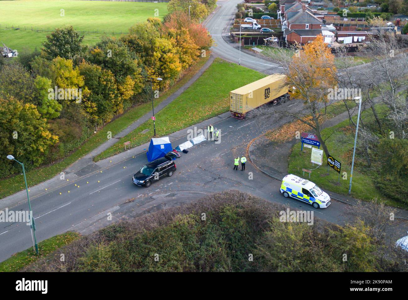 Northgate, Aldridge, October 25th 2022. - Police erected several ...