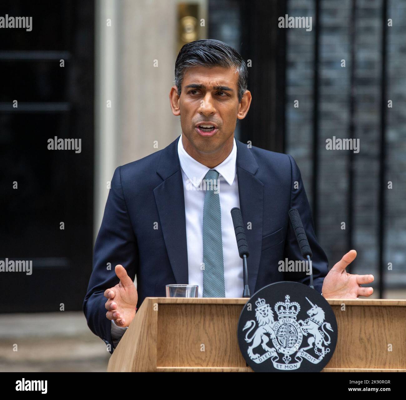 London, England, UK. 25th Oct, 2022. RISHI SUNAK is seen making a ...