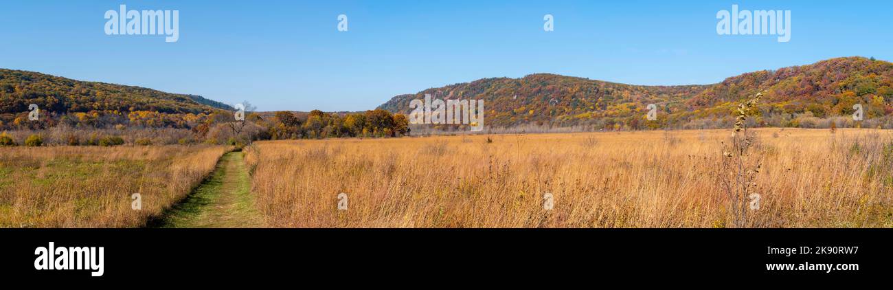 Photograph of Devil's Lake State Park on a gorgeous autumn morning ...