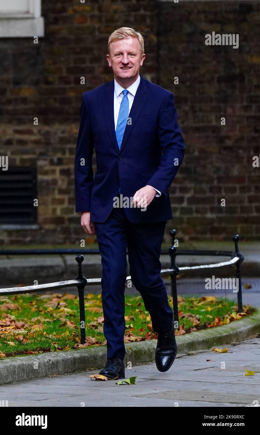 Oliver Dowden arriving in Downing Street, London after Rishi Sunak has ...