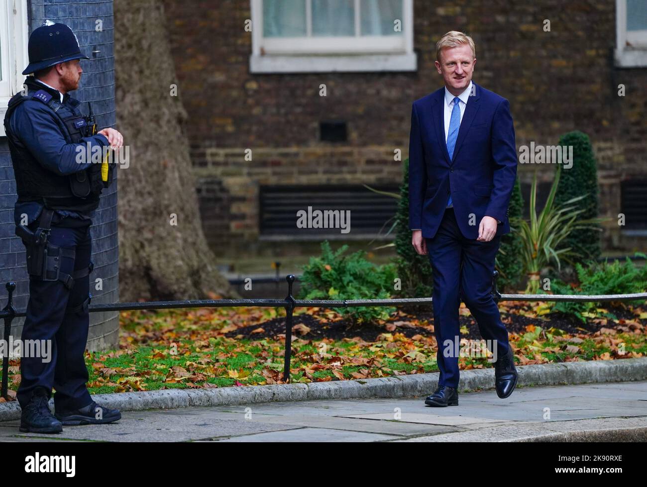 Oliver Dowden arriving in Downing Street, London after Rishi Sunak has ...