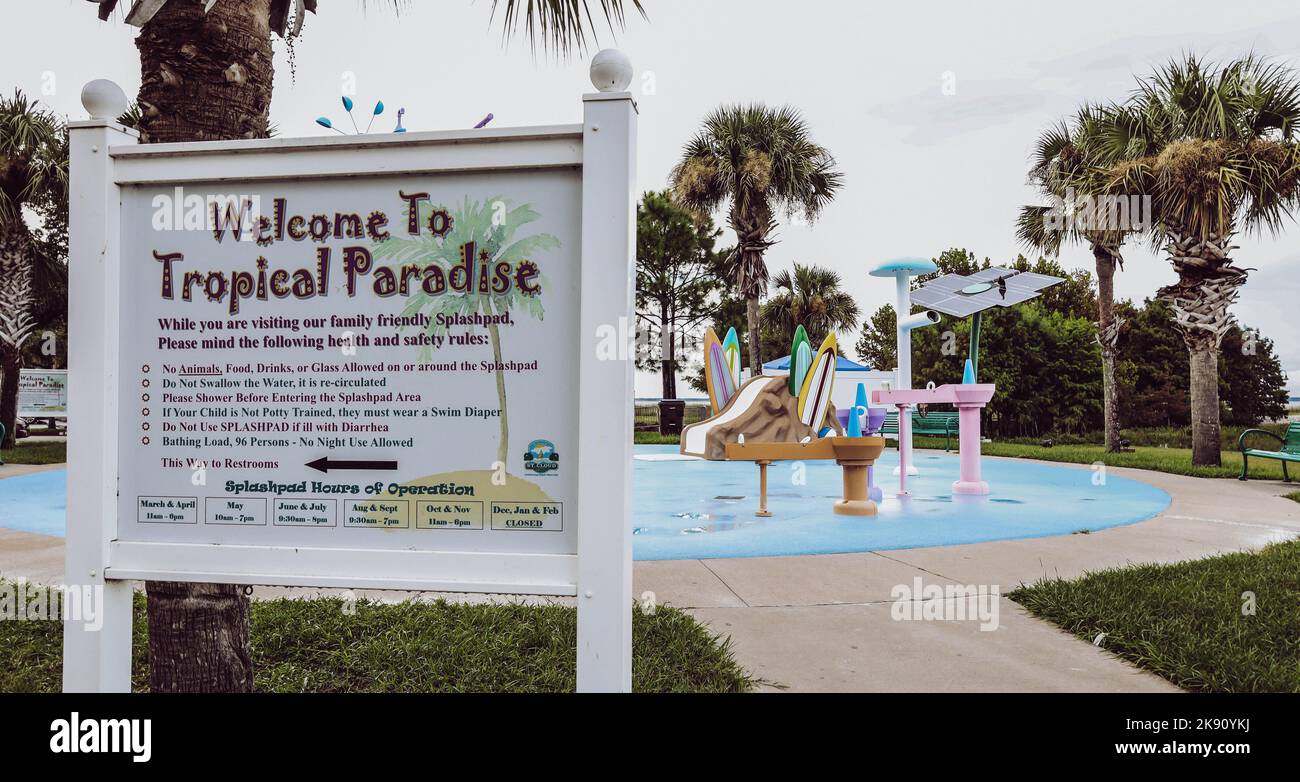 A splash pad at lakefront park in St. cloud Florida Stock Photo - Alamy