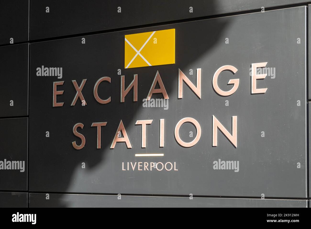 Liverpool street station sign hi-res stock photography and images - Alamy