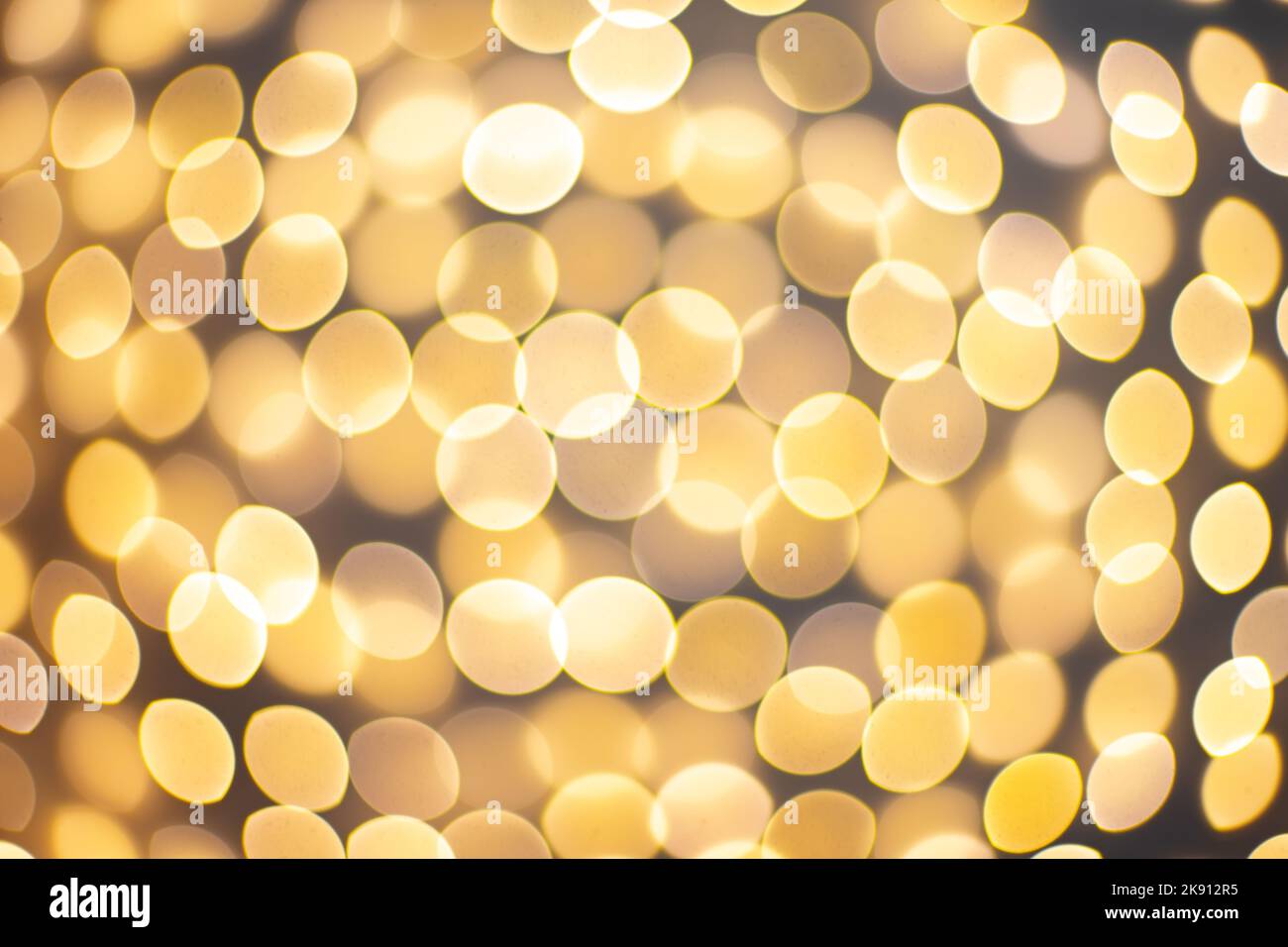 Glowing yellow background light hi-res stock photography and images - Alamy