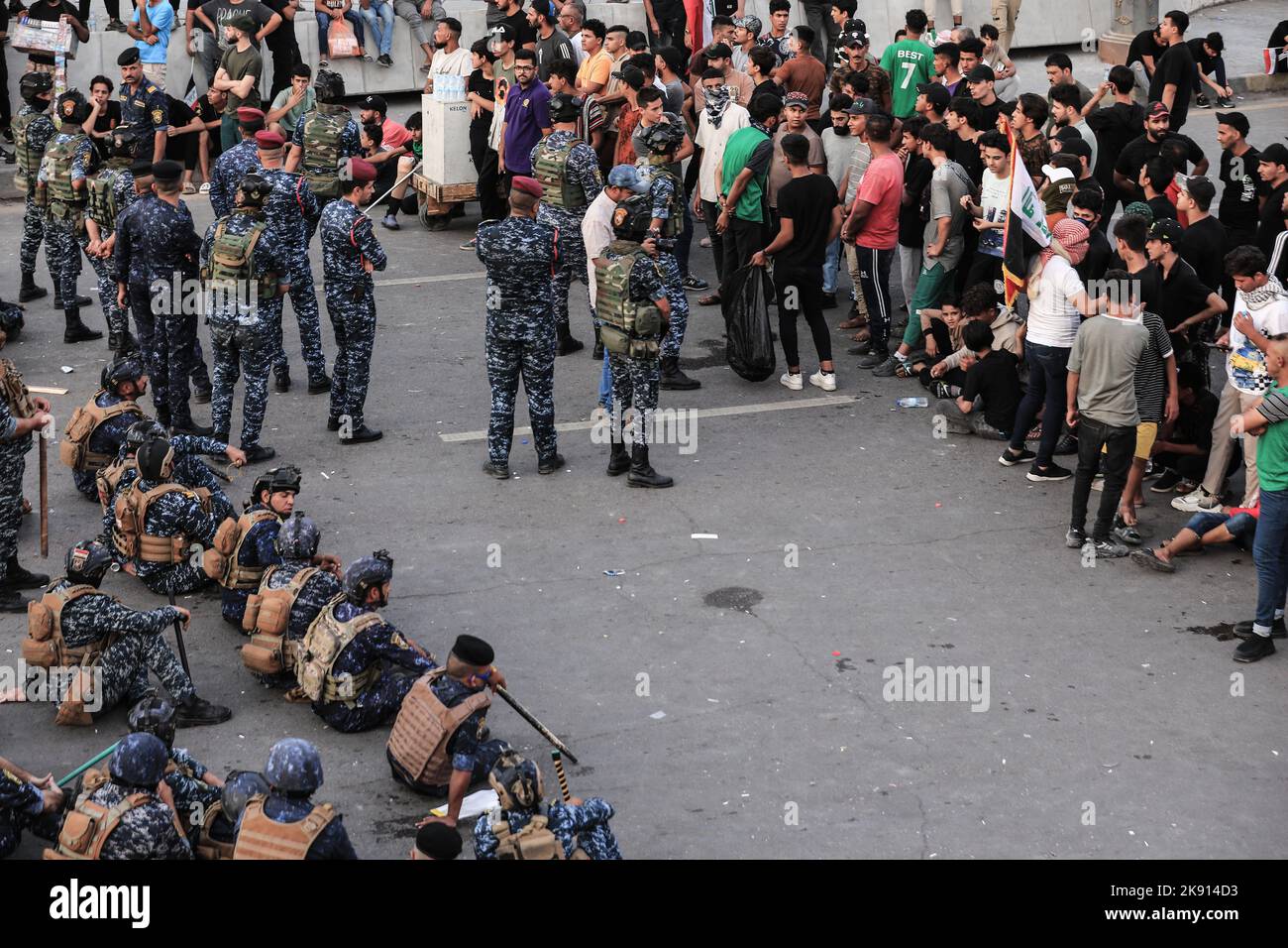 Baghdad, Iraq. 25th Oct, 2022. Iraqi security forces block the ...