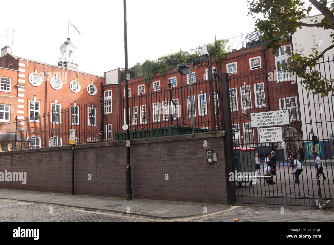 The aldgate school hi-res stock photography and images - Alamy