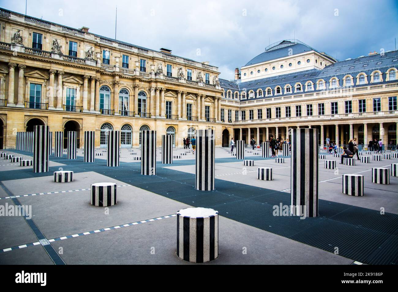 The Courtyard of Honor, with the installation of columns. Palais-Royal ...