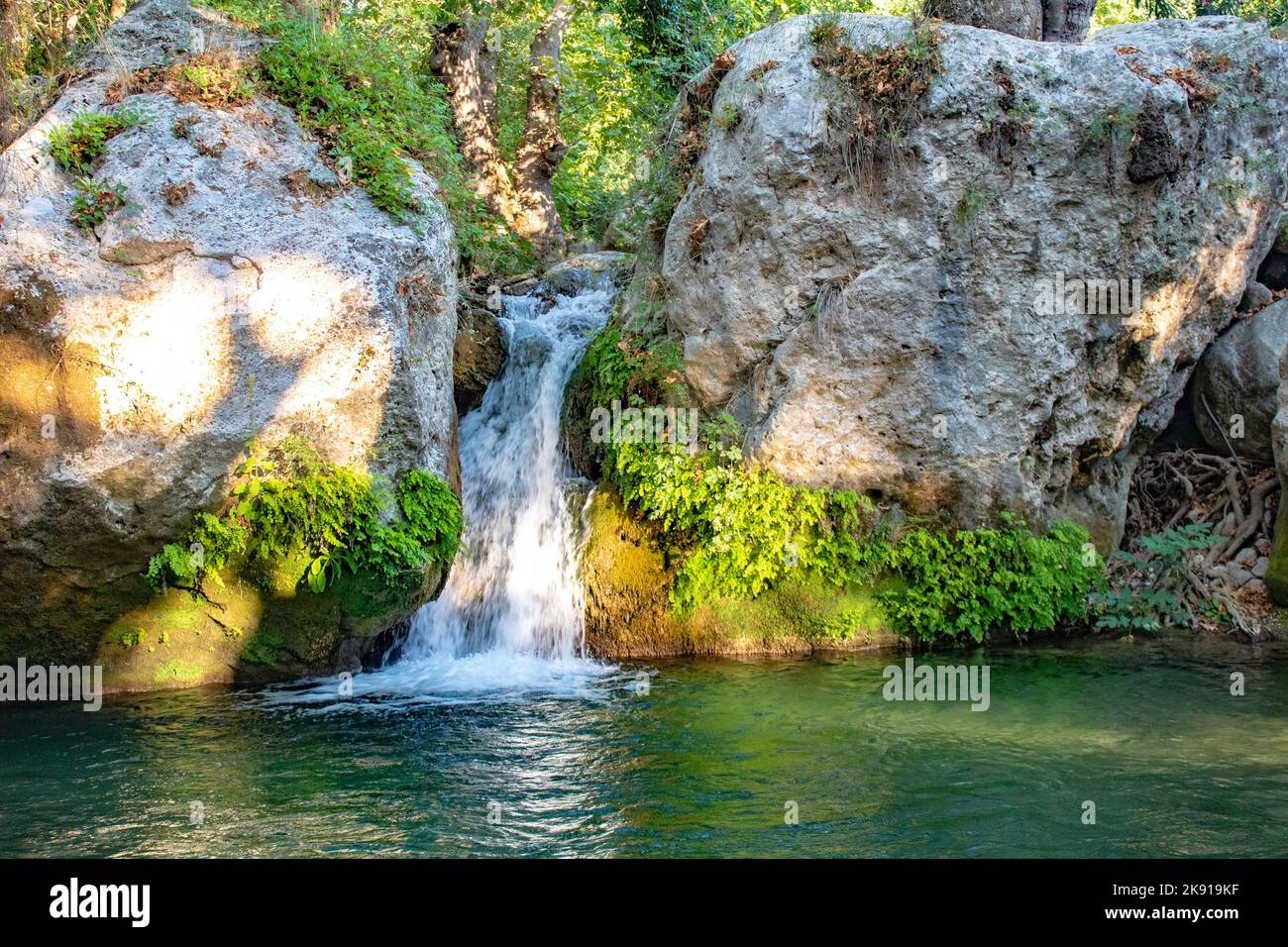 Big rocks hi-res stock photography and images - Alamy
