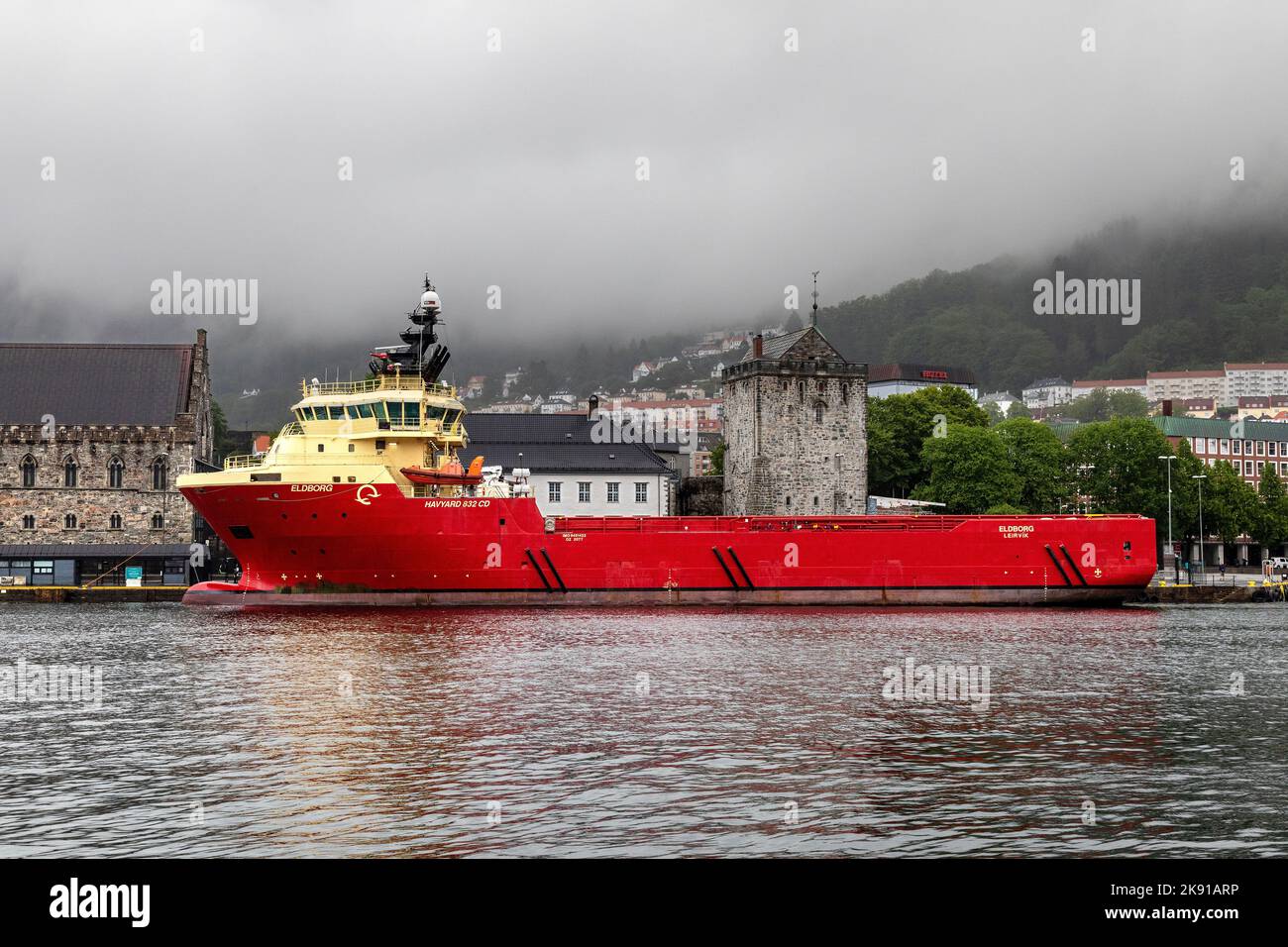 Offshore rain hi-res stock photography and images - Alamy