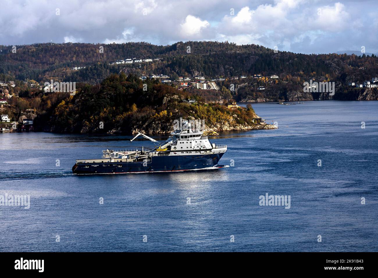 Offshore AHTS subsea installation supply vessel Island Vanguard ...