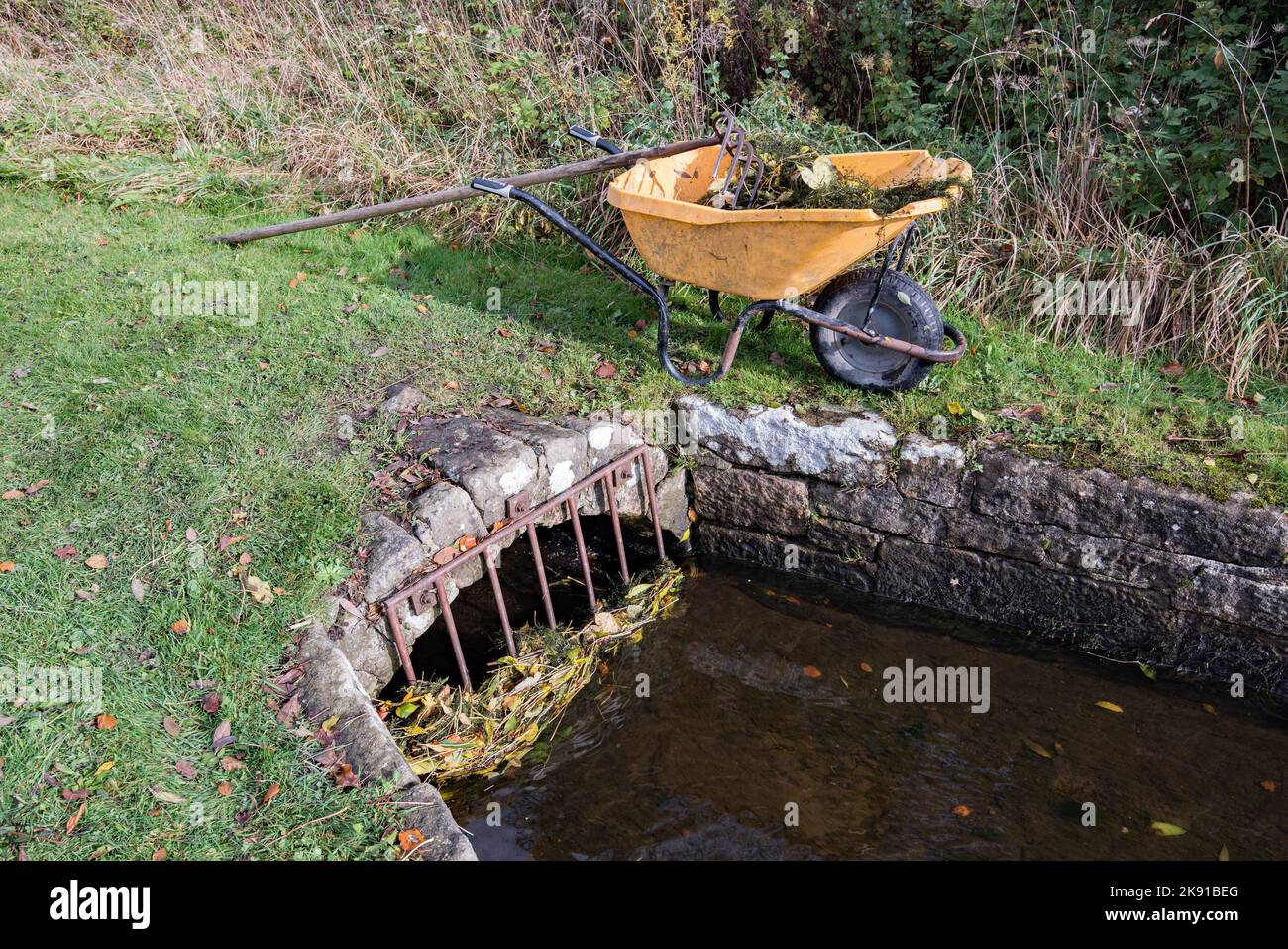Leaf debris being cleared by volunteers on the Leeds & Liverpool canal ...