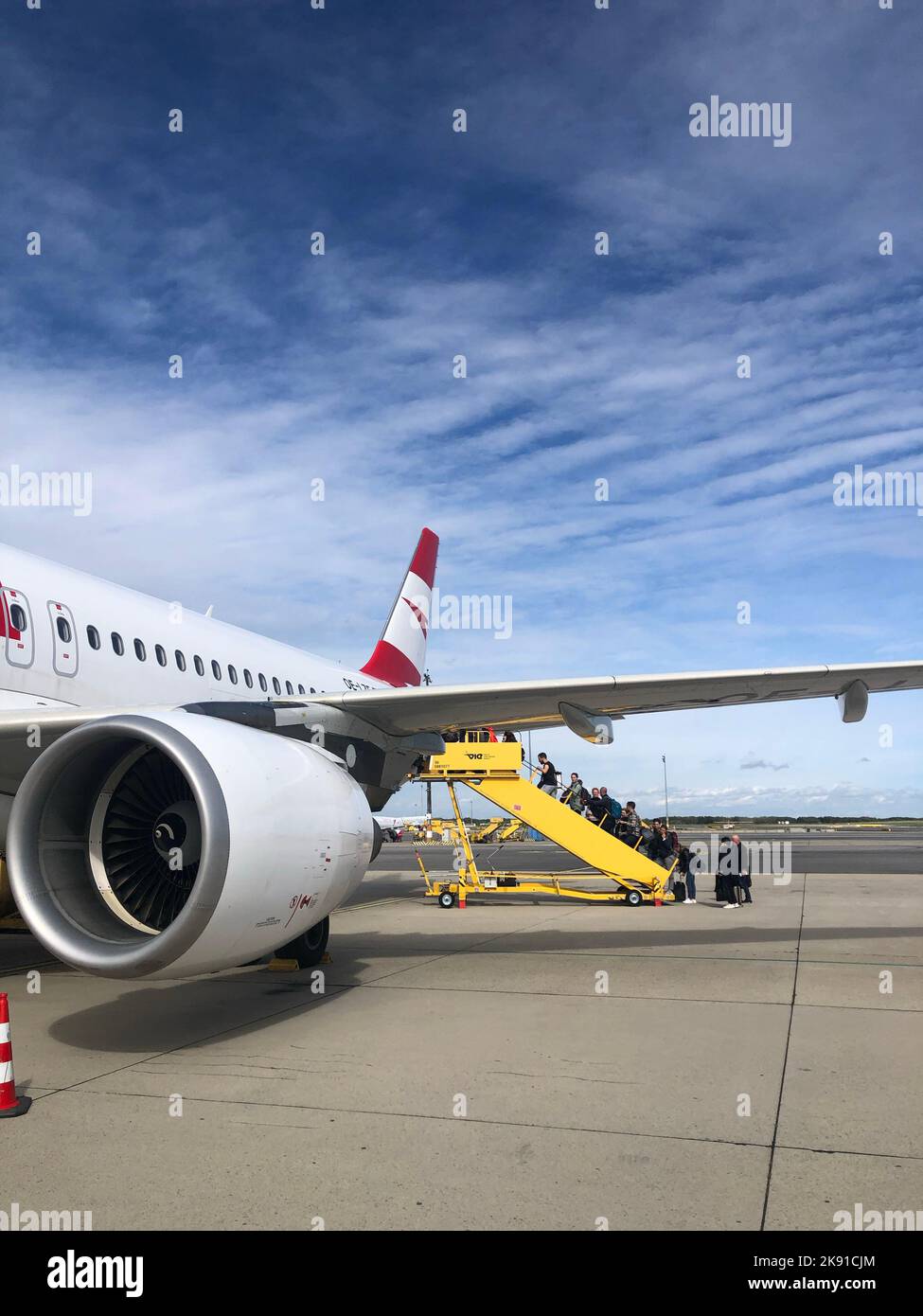 Passengers airstairs hi-res stock photography and images - Alamy