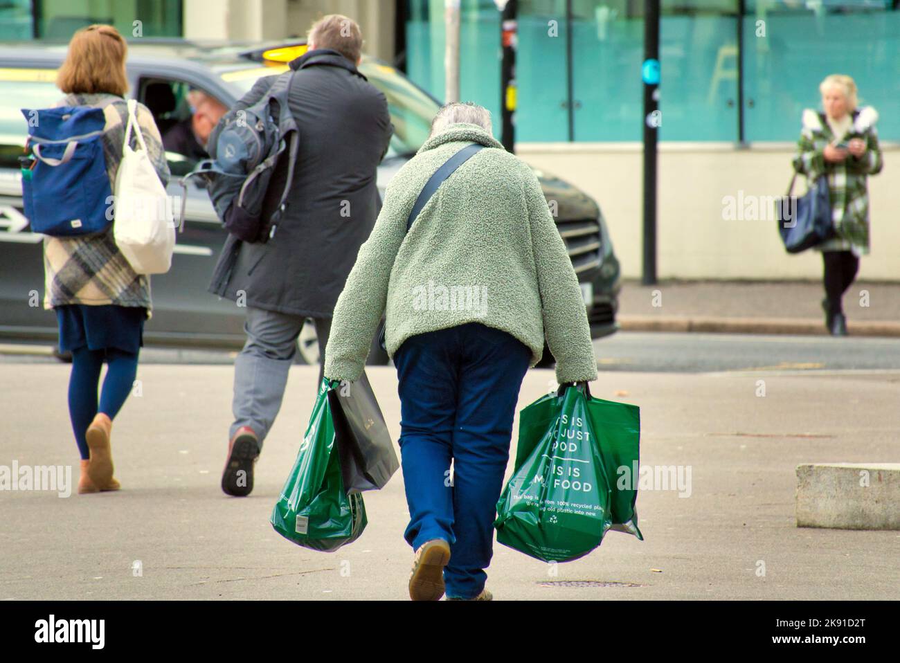 Glasgow, Scotland, UK 25th October, 2022. UK Weather: A Dull warm ...