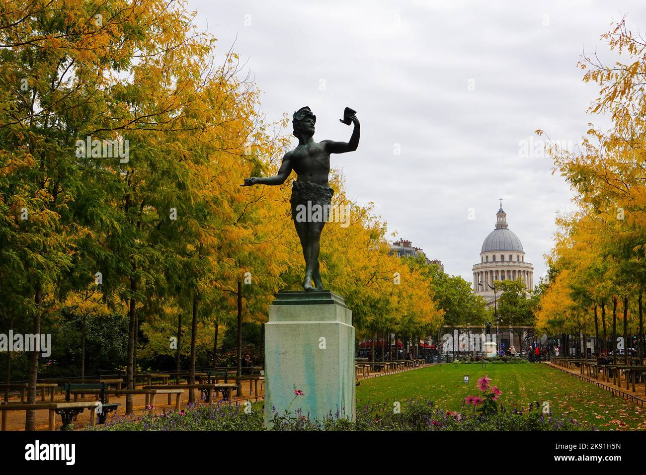 Bright bold autumn colors surround the Greek Actor statue by Arthur ...