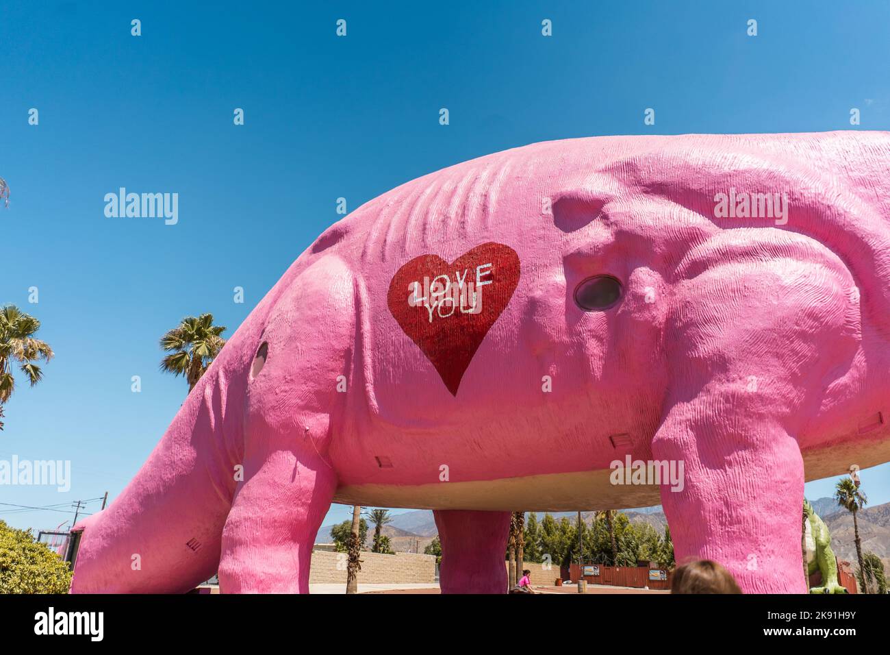 Statue dinosaur brontosaurus hi-res stock photography and images - Alamy