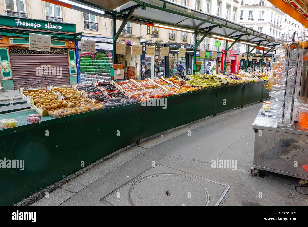 Market rue de belleville paris hi-res stock photography and images - Alamy