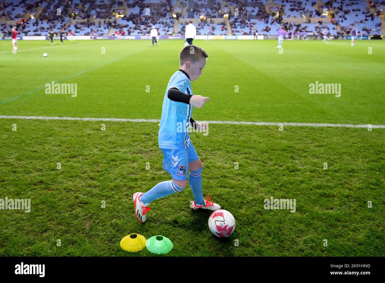 Coventry City mascots warming up ahead of the Sky Bet Championship ...
