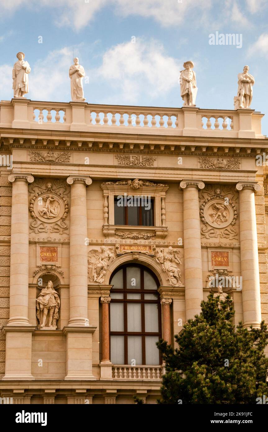 Neo-Renaissance Kunsthistorisches Art History Museum in Vienna, Austria ...