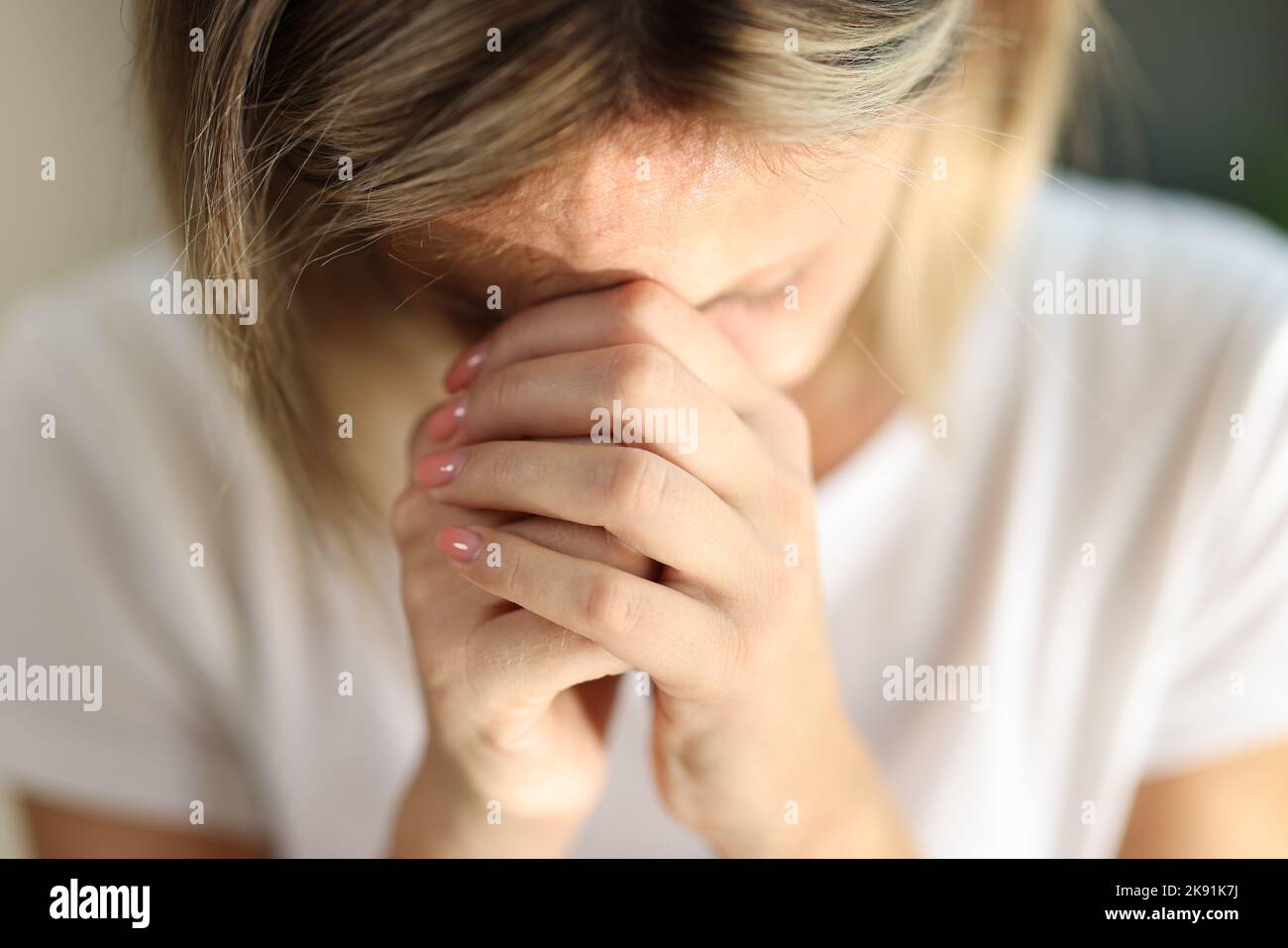 Jesus praying alone hi-res stock photography and images - Alamy
