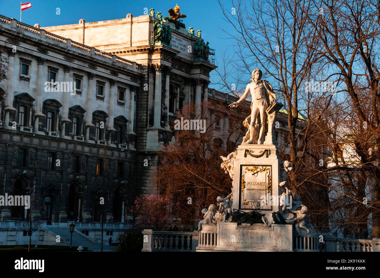 Art Nouveau style Mozart Monument in Vienna, Austria Stock Photo - Alamy