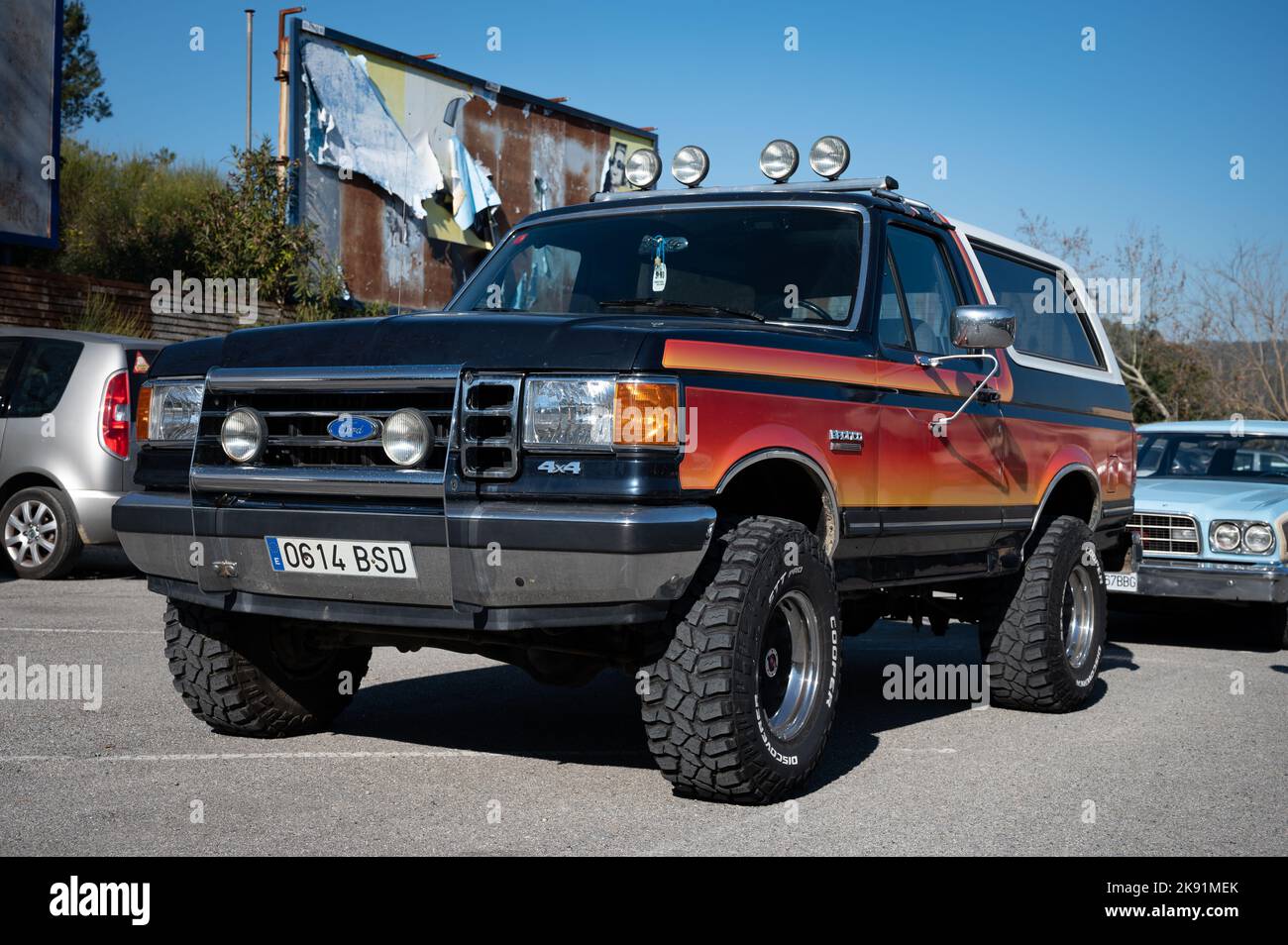 A front view of big SUV offroad Ford Bronco 351 5.8L XLT 4x4 fifth ...